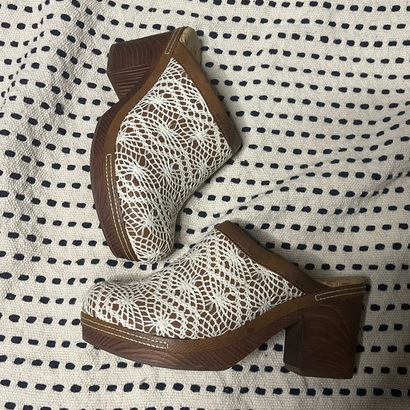 Kork-Ease | Shoes | Korks Nora Clog Crochet Heeled Sandals Boho Hippie ...